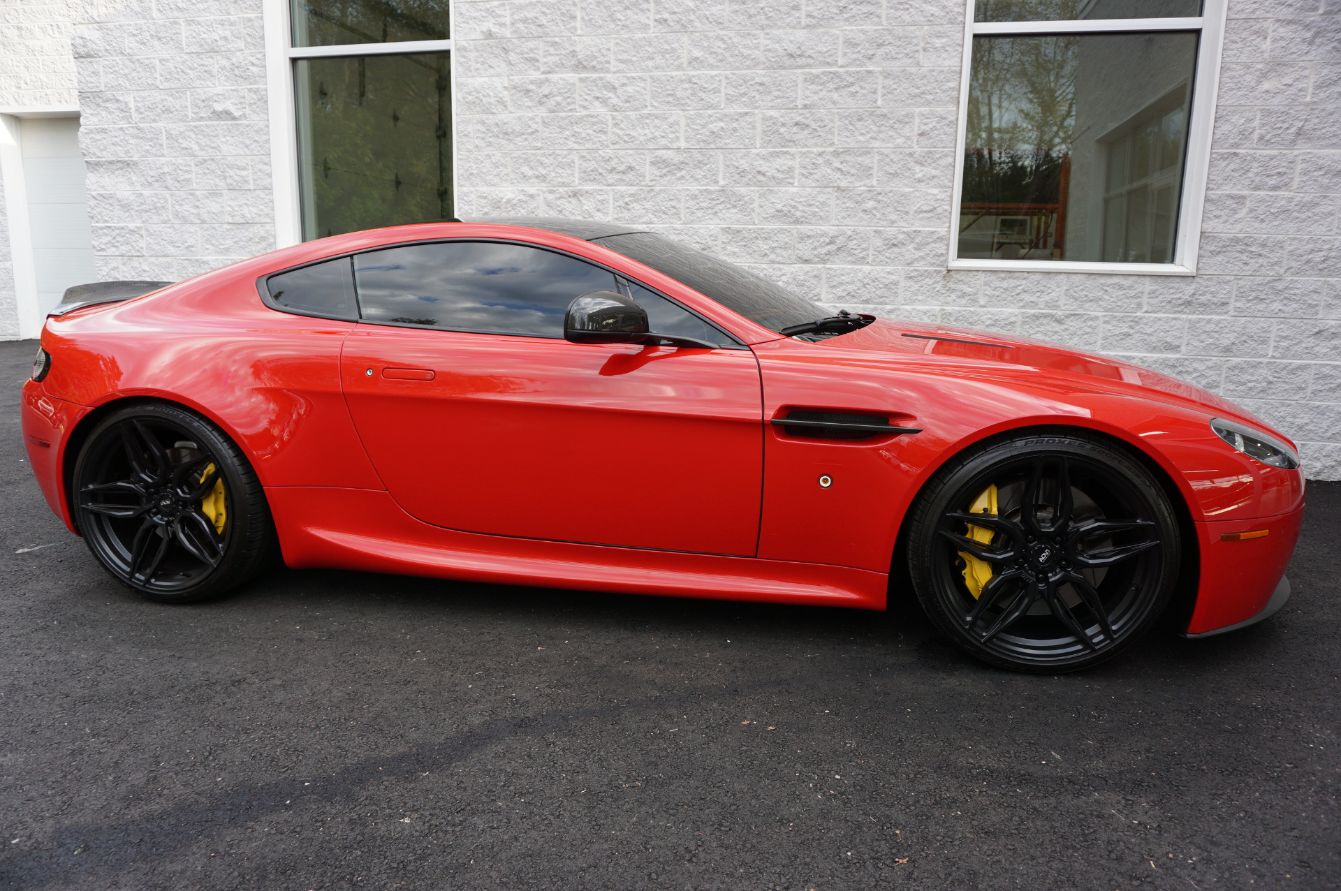 Custom Aston Martin Vantage