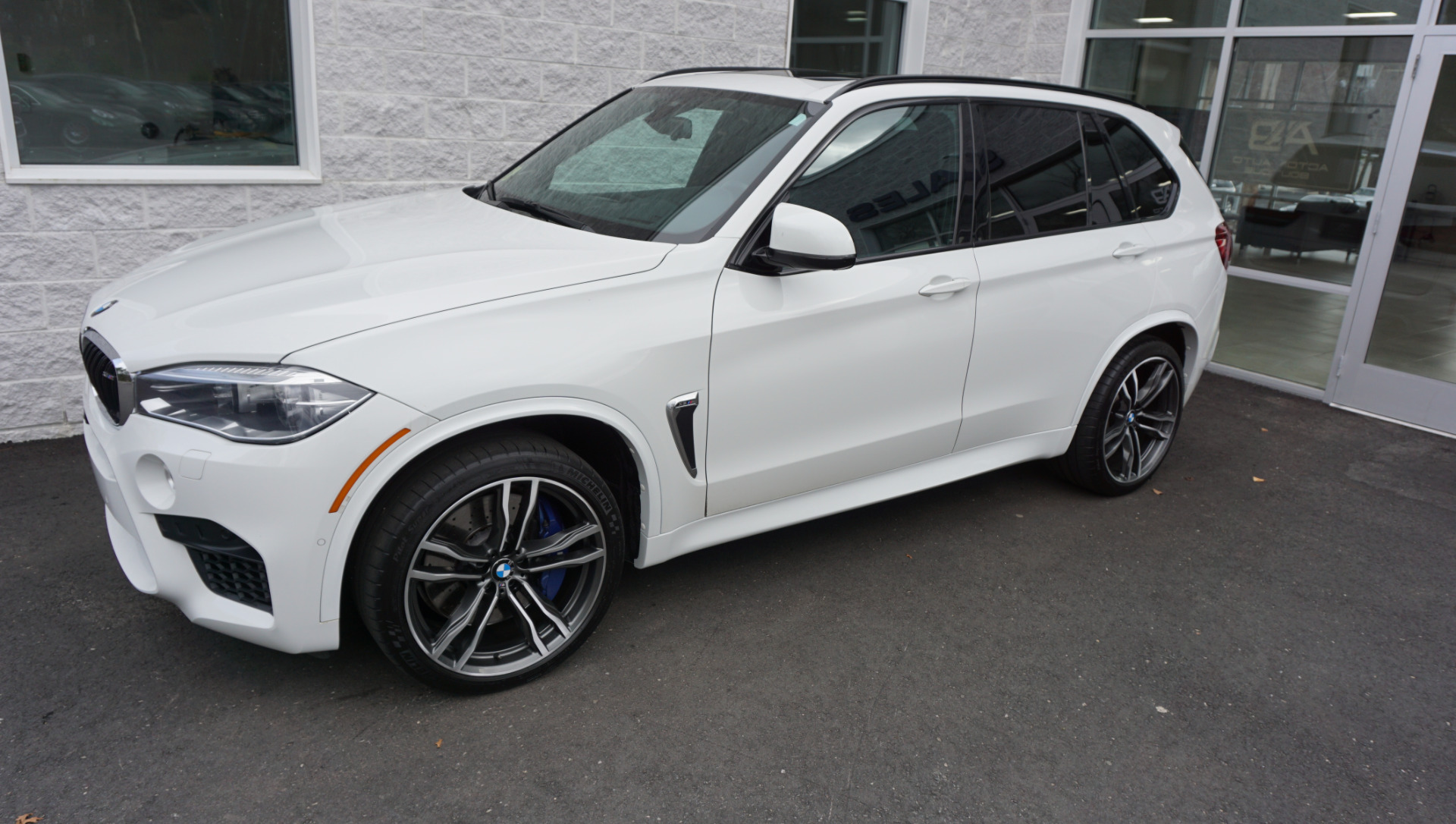 Bmw X5 White With Black Rims