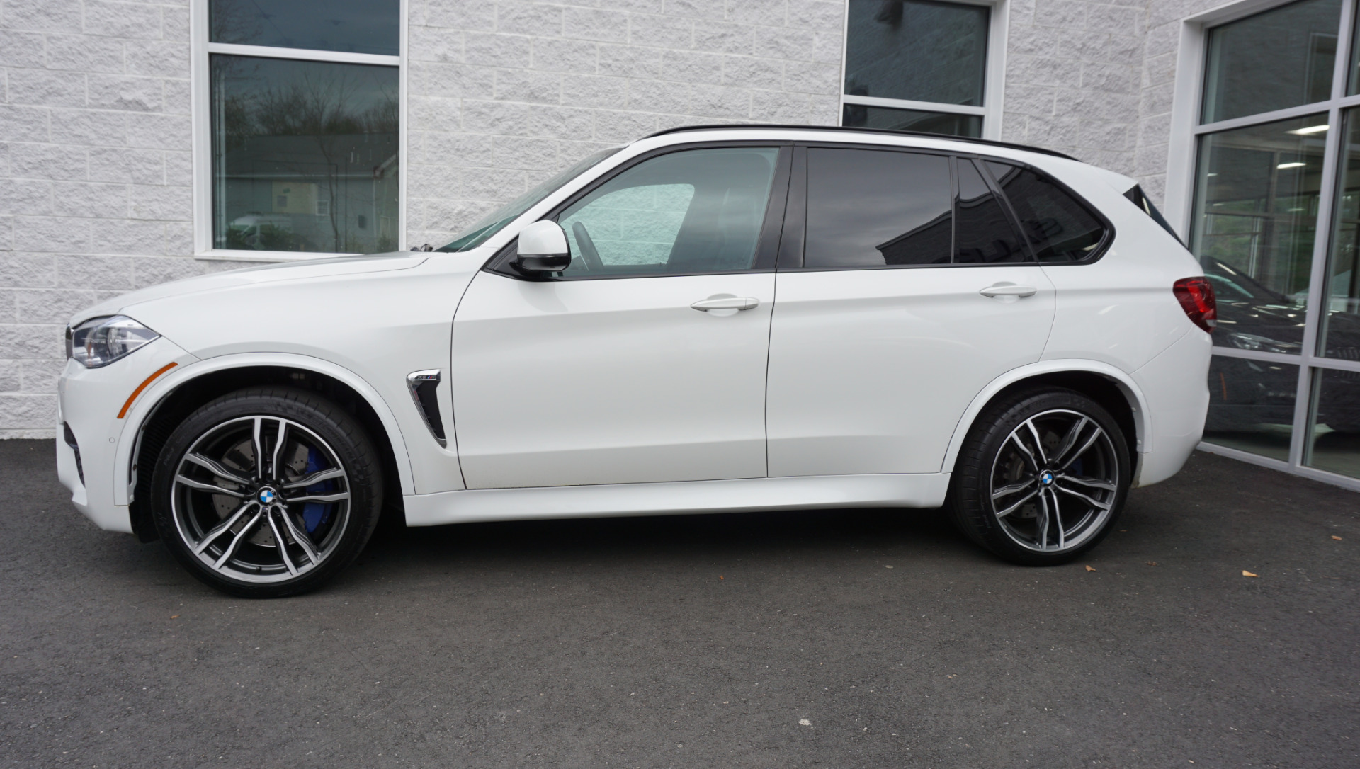 Bmw X5 White With Black Rims